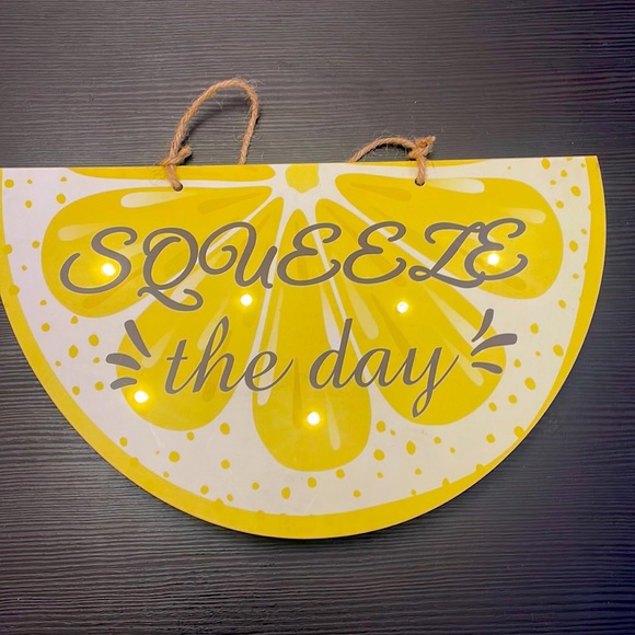Wall Decor | Squeeze The Day Light Up Sign | Poshmark
